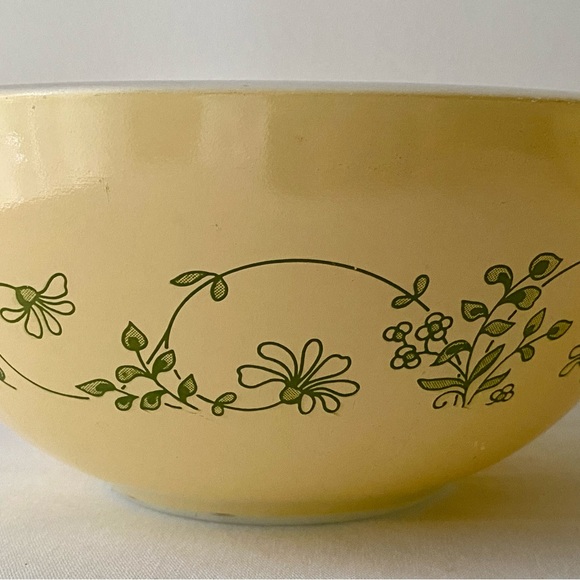Pyrex | Kitchen | Vintage Pyrex Shenandoah 2 Piece Cinderella Mixing ...